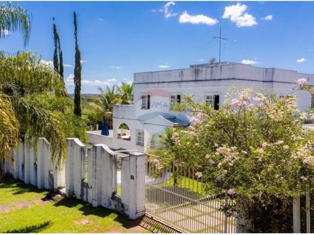 Luxuosa Casa no Park Way com 6 Quartos e Piscina