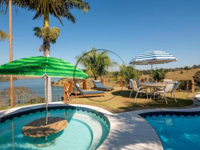 Luxuosa chácara à venda em Joanópolis Acesso exclusivo a represa