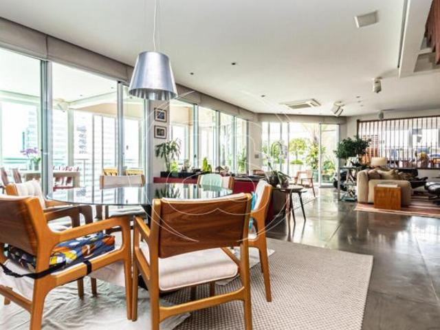 Luxuosa Cobertura de 300m² em Cidade Monções!