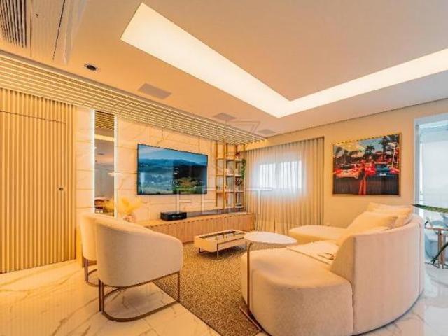 Luxuosa Cobertura de 332m² no Coração do Cambuci