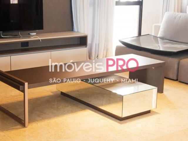 Luxuosa Cobertura de 350 m² Totalmente Reformada!