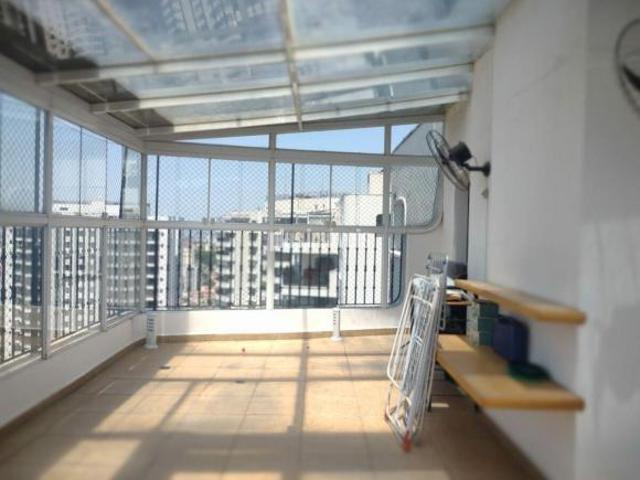 Luxuosa cobertura, dentro de um sofisticado condomínio,projeto Burle Max, tombado pelo IBAMA