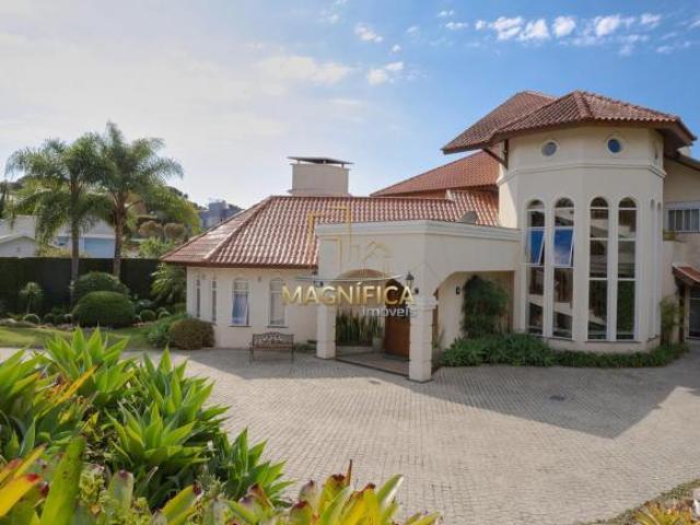 Luxuosa Residência Próxima ao Parque Barigui