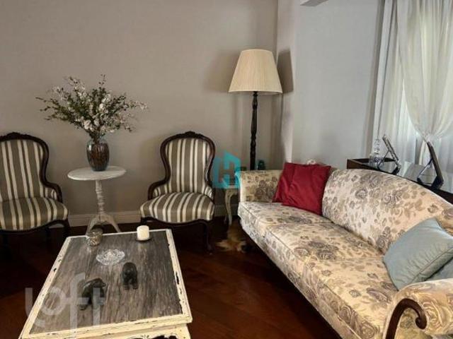 Luxuoso Apartamento no Campo Belo à Venda