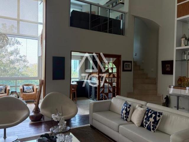 LUXUOSO APARTAMENTO NO PANAMBY 260m² de sofisticação, 4 suítes, 4 vagas de garagem