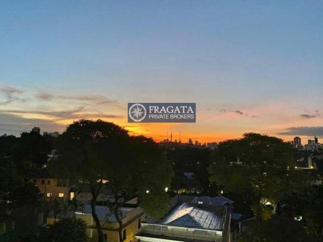 Luxuoso apartamento à venda com área privativa de 260m². em Higienópolis, São Paulo 4 dormitório