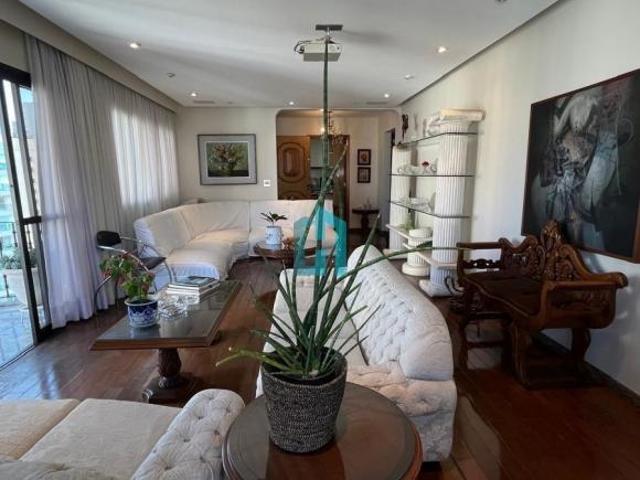 Luxuoso Apartamento à Venda em Indianópolis
