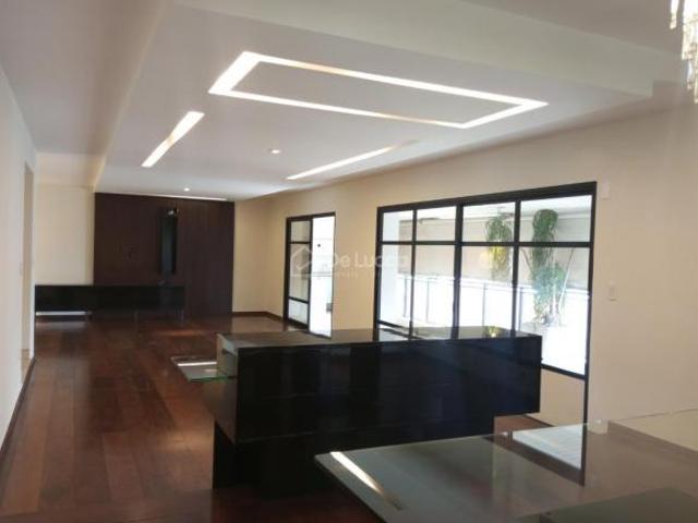 Luxuoso apartamento à venda no Edifício Trocadero no bairro Cambuí em Campinas