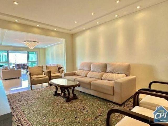 Luxuoso apartamento à venda na Ponta da Praia 3 Suítes