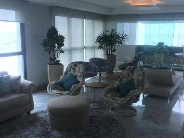 Luxuoso apartamento com 3 suítes e 200 metros.rmitórios à venda, 200 m² por R$ 3.000.000 Praia das