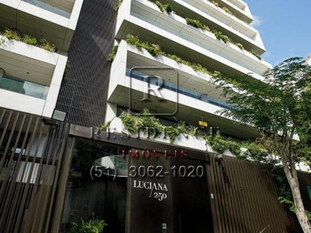 Luxuoso Apartamento de 3 suítes no Moinhos de Vento, Porto Alegre: 388m², 4 vagas de garagem, fachad