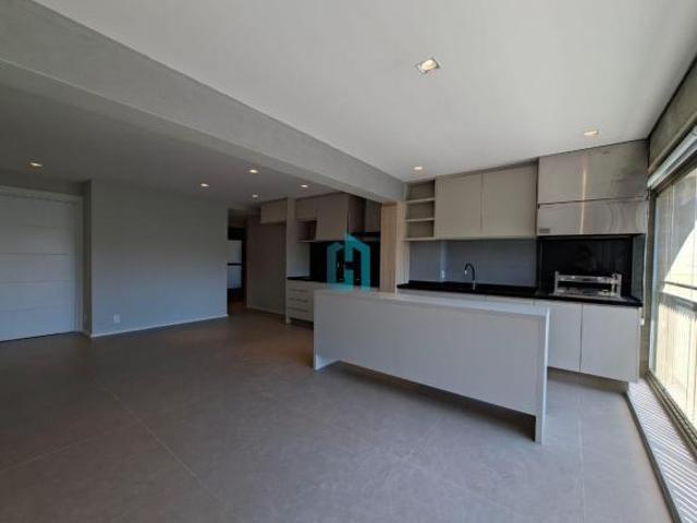 Luxuoso Apartamento em Moema à Venda