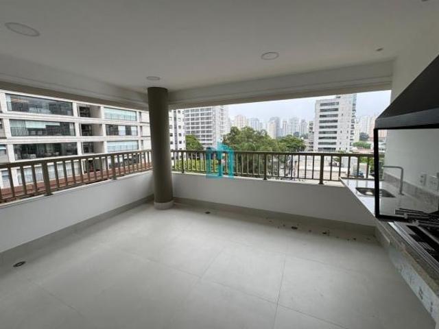 Luxuoso Apartamento em Moema São Paulo