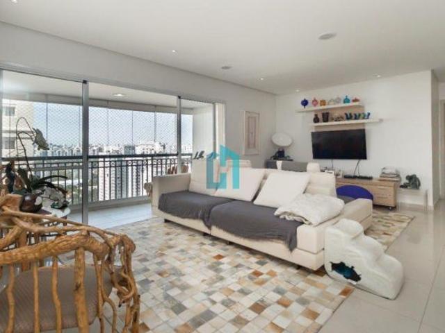 Luxuoso Apartamento em Cidade Monções SP