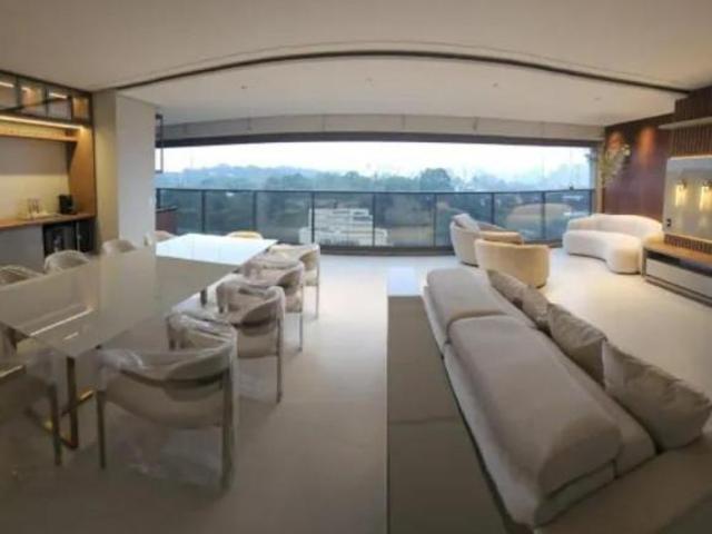 Luxuoso Apartamento em Jardim Morumbi com 186 m²!