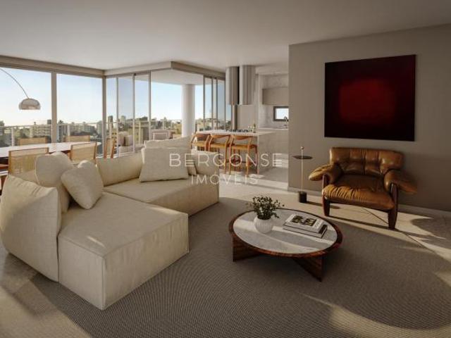 Luxuoso apartamento localizado no Água Verde, em C