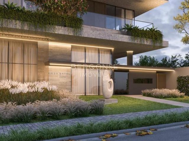Luxuoso apartamento localizado no Batel, em Curiti