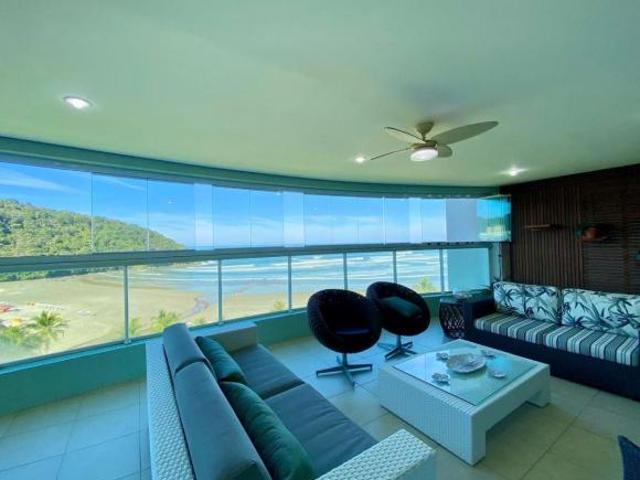 Luxuoso Apartamento Pé na Areia com Vista Definitiva para o Mar