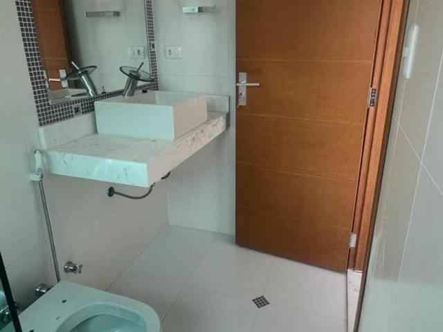 Luxuoso Sobrado à Venda – Espaço, Conforto e Sofisticação
