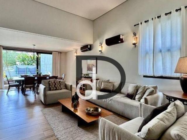 Luxuoso Sobrado à Venda no Condomínio Terras de Vinhedo – 822m² de Terreno e 5 Quartos, Sendo 3 Suít
