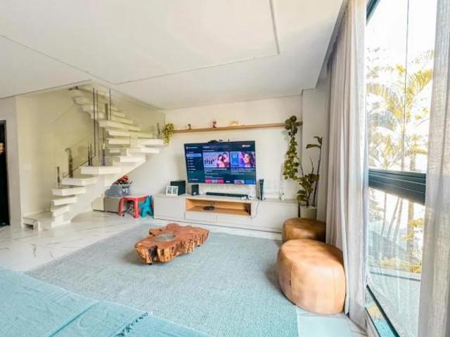 Luxuoso Sobrado Alto Padrão 328m² á Venda| 03 Suítes | Piscina aquecida | 06 Vagas na Vila Alpina