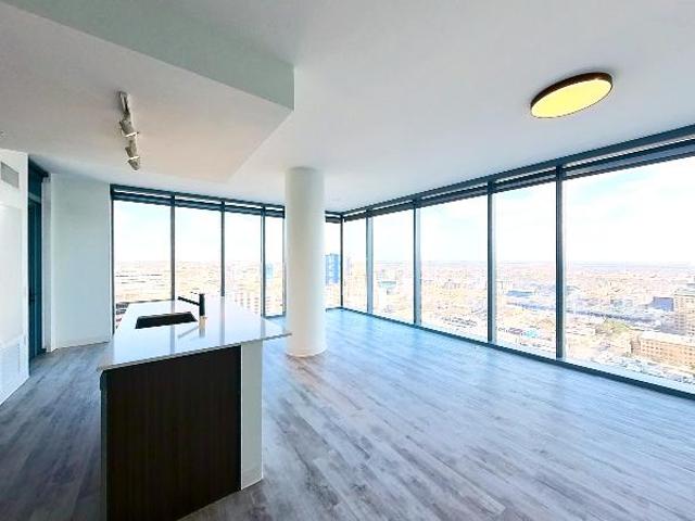 Luxurious 25F High Rise Living with 1251 sqft