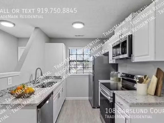 Luxurious 2 bedroom, 2 bathroom apartment 108 Barslund Ct