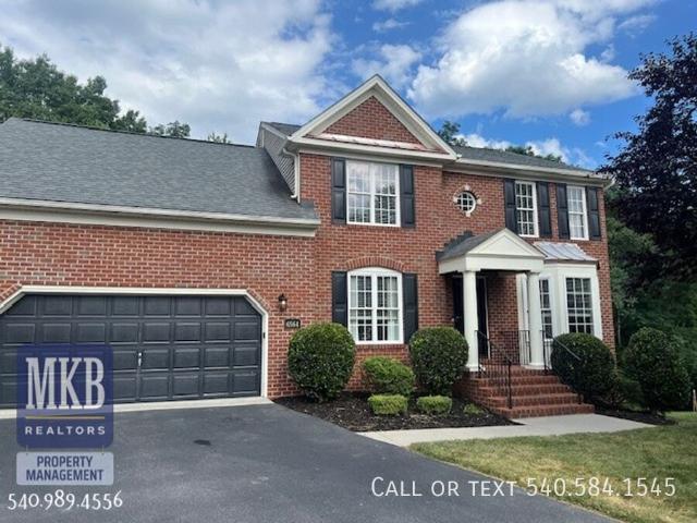 Luxurious 4 Bd/3.5Ba home located in The Groves Subdivision