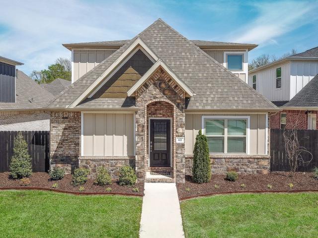 Luxurious 4 Bedroom, 3.5 Bathroom Home In Fayetteville, AR