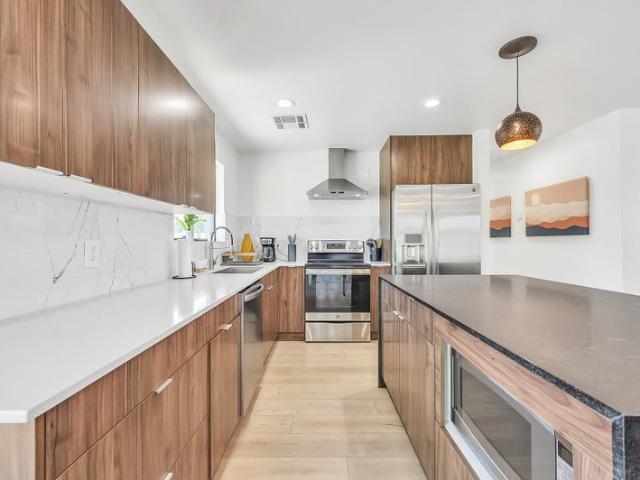 Luxurious 6 bedroom home in Downtown Gilbert. Back
