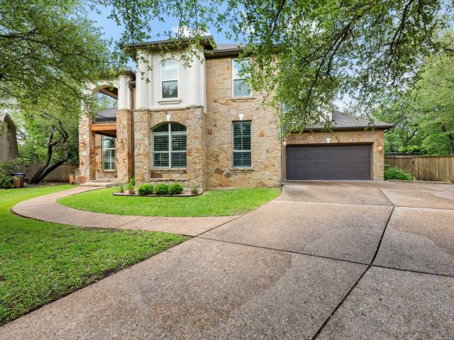 Luxurious Circle C Executive Home with Pool and 3 car garage on quiet cul de sac