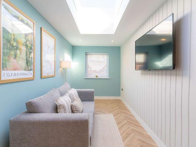 LUXURIOUS, BRAND NEW, STYLISH DOUBLE ROOM WITH EN SUITE NOW AVAILABLE! Room 3
