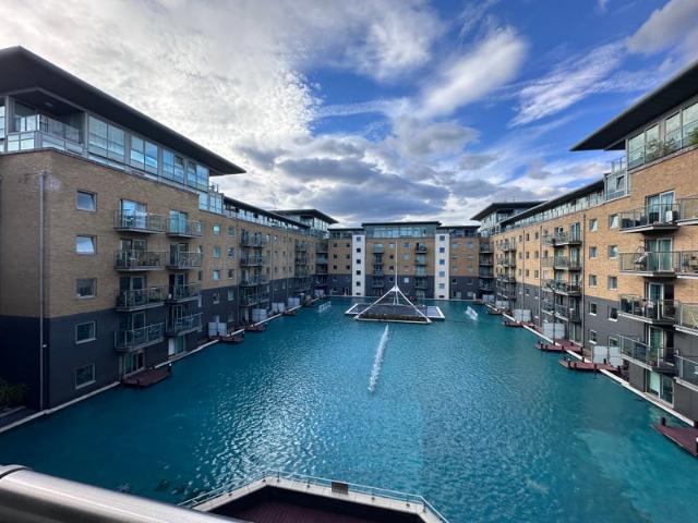 Luxurious Flat +1 Ensuite +Gym+Lake+ Rivewr View