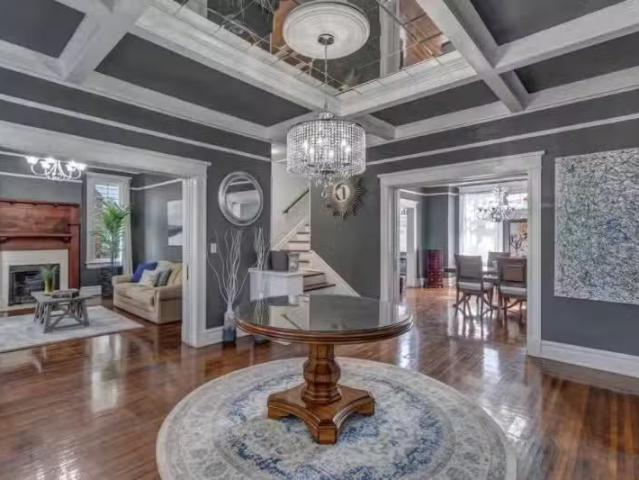 Luxurious Mansion in historic Springfield! 3,500 Sq Ft. 4 Bed.