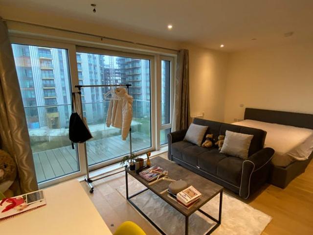 Luxurious Studio in Elizabeth Gym/Swimming Pool