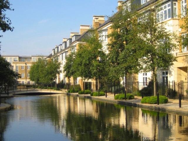 Luxurious studio in Kew Riverside