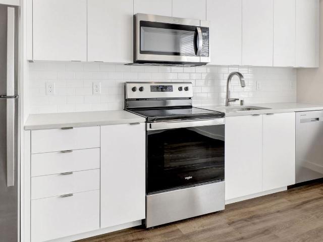 Luxurious Studios with Rooftop Deck and Secured Entry! Studio Apartment for Rent at 1818 D St, Bellingham, WA 98225 Lettered Streets