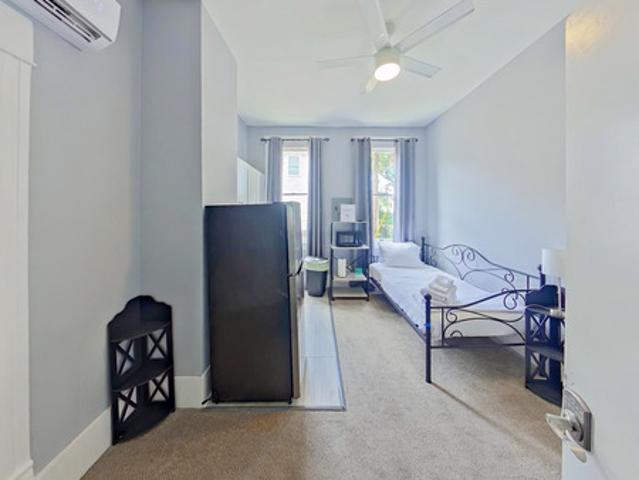 Luxurious & Private! Private Entrance, Private Bathroom, Private kitchenette, Private Laundry