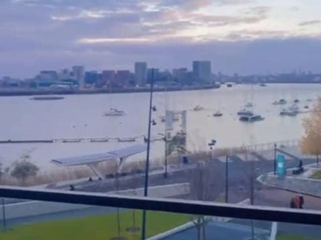 Luxurious river facing flat in O2