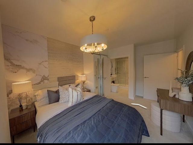 Luxury 3 Bed, 2 Bath, New Build | Gym | Parking |