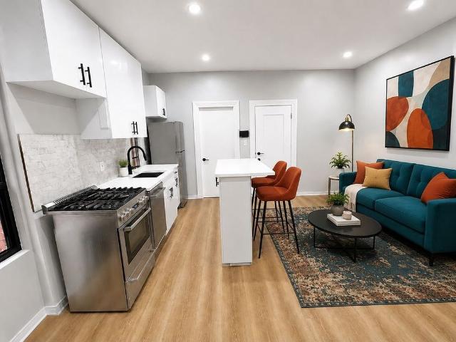 Luxury 3 room Detached House for rent in Queens, United States
