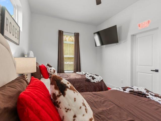 Luxury 3BR Gated Oasis_Bedroom 3