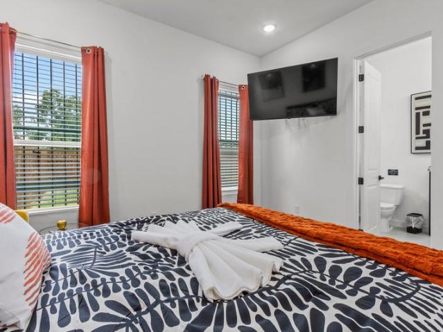 Luxury 3BR Gated Oasis_Primary_ Private Bath