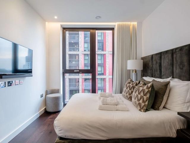 Luxury 1 bed 1 bath apartment in Nine Elms, SW11