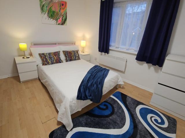 Luxury 1 Bed House – Parking – Near Station