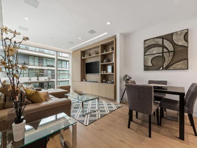 Luxury 1 bedroom flat to rent in One Tower Bridge, SE1