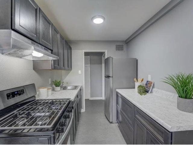 Luxury 1 BR apt for rent in Ewing NJ