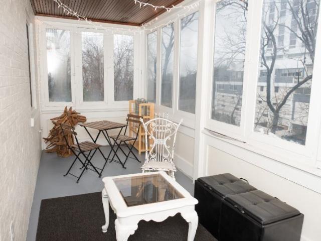 Luxury 1 BR Apt Porch Patio Walnut Hill Eden Park