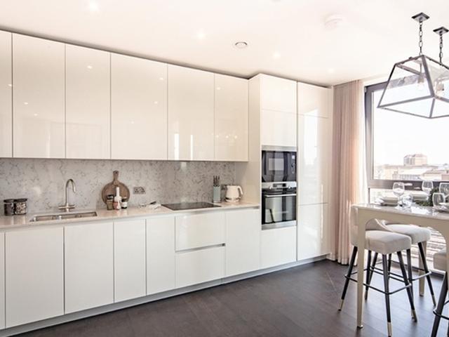 Luxury 2 bed 2 bath apartment in Nine Elms, SW11