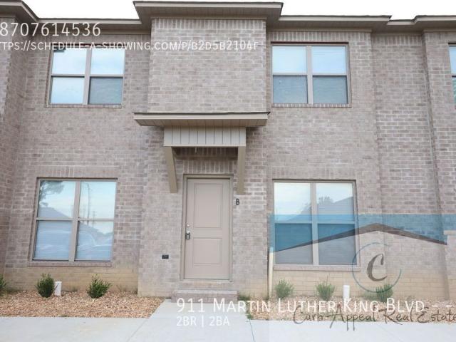 Luxury 2 bed 2 bath apt brand new construction! Washer, dryer and, internet utilities included!